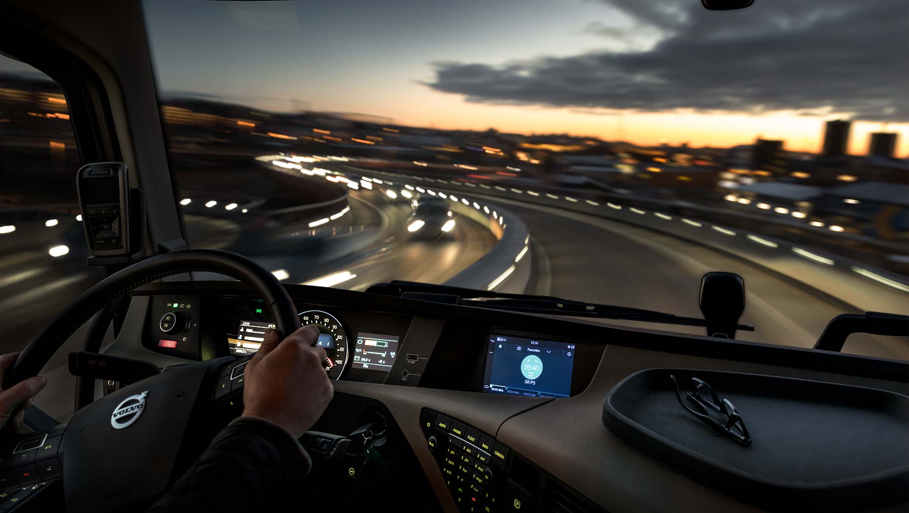 The Fleet manager in control with Dynafleet Vehicle Status| Volvo Trucks
